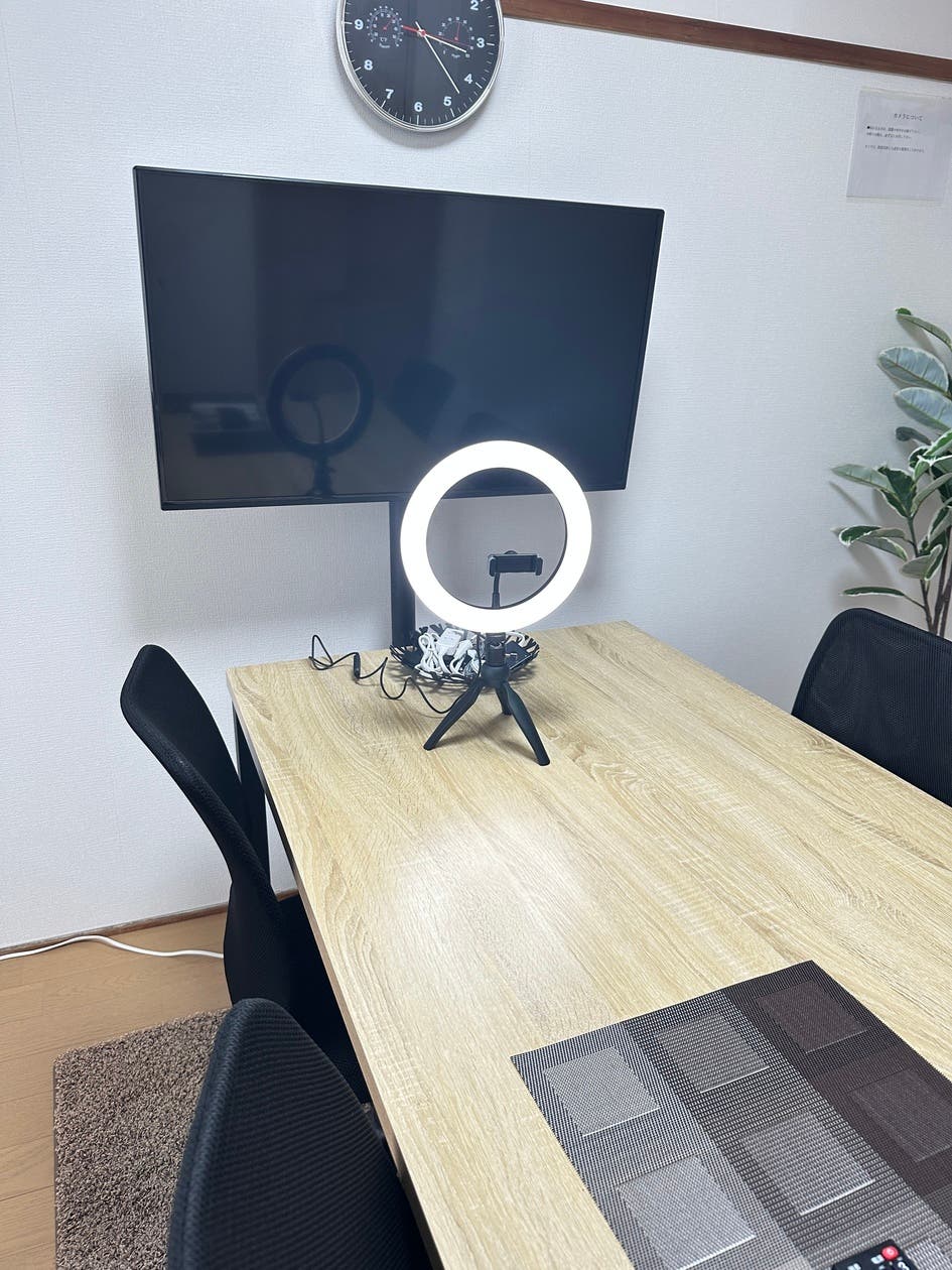 【お気軽会議室グランベルデ】中央駅西口から徒歩圏内。作業やテレワークに最適なスペースです！の写真7