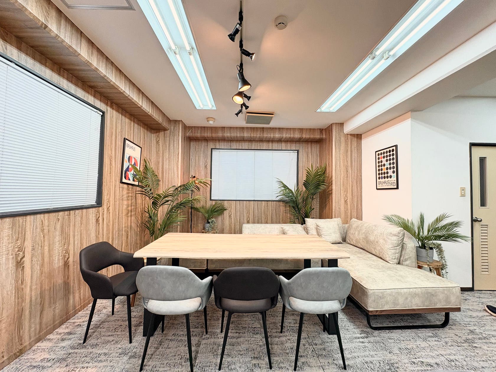 NEW!【桜木町駅2分】最大32名/無料Wifi/会議・撮影・懇親会・推し会・女子会・ボドゲ等！飲食持込🍷可！の写真9