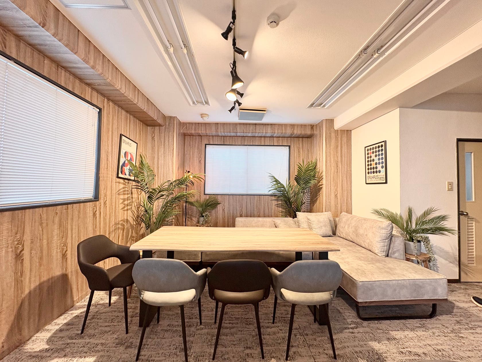 NEW!【桜木町駅2分】最大32名/無料Wifi/会議・撮影・懇親会・推し会・女子会・ボドゲ等！飲食持込🍷可！の写真10