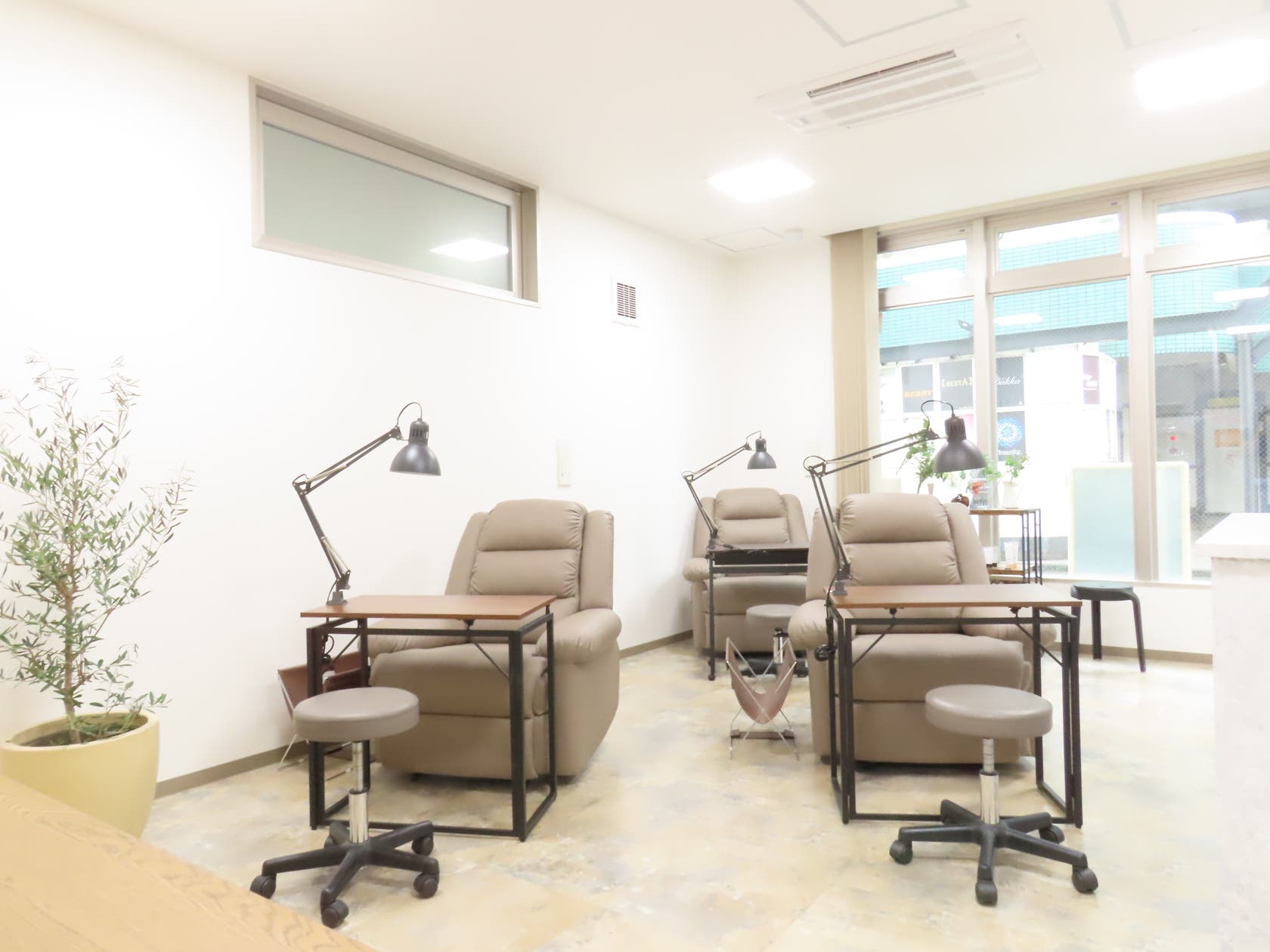 日曜は貸し切りOK！盛岡大通り★ネイルスペース1席貸し＜1時間￥1,100＞の写真1