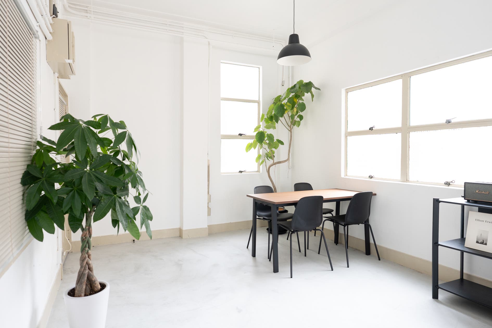 【元町駅・三宮駅徒歩圏内】プロカメラマン監修のフォトスタジオ！＜自然光◎＞天井高3ｍのSTUDIOの写真9