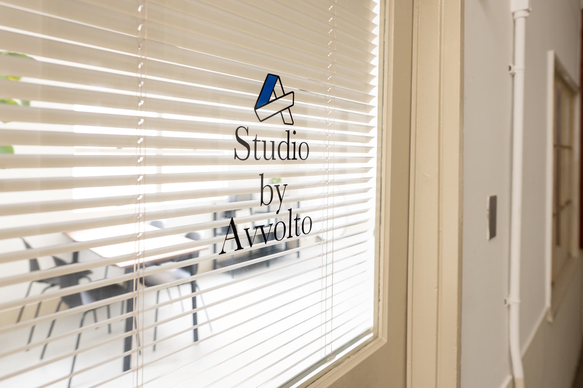 【元町駅・三宮駅徒歩圏内】プロカメラマン監修のフォトスタジオ！＜自然光◎＞天井高3ｍのSTUDIOの写真11