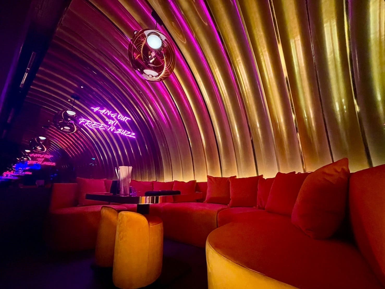 【150名でも大歓迎】八丁堀駅から徒歩5分の好立地でおしゃれな会場です。の写真1