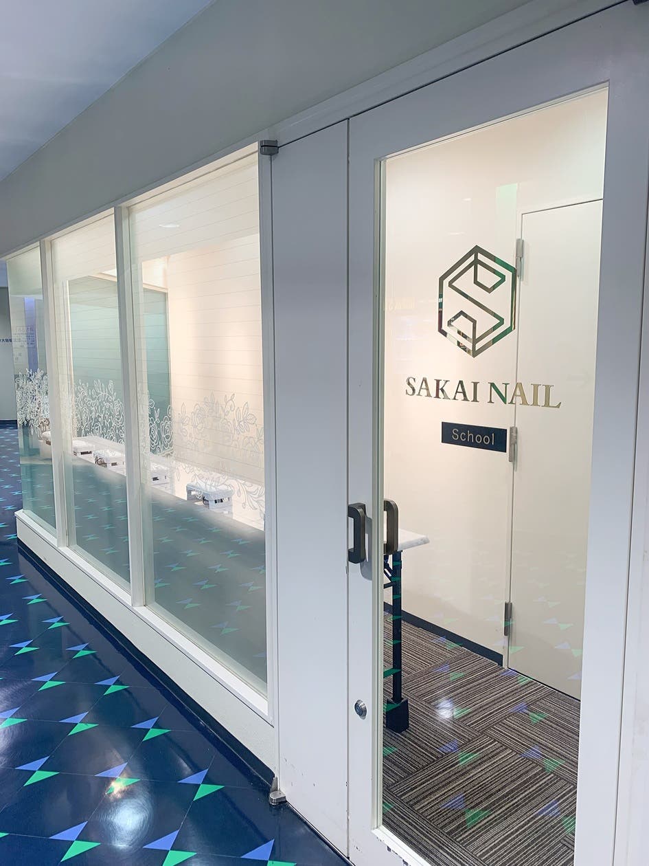 西梅田駅直結ビル🌸ネイル設備無料貸出🌸6席の貸切個室の写真3