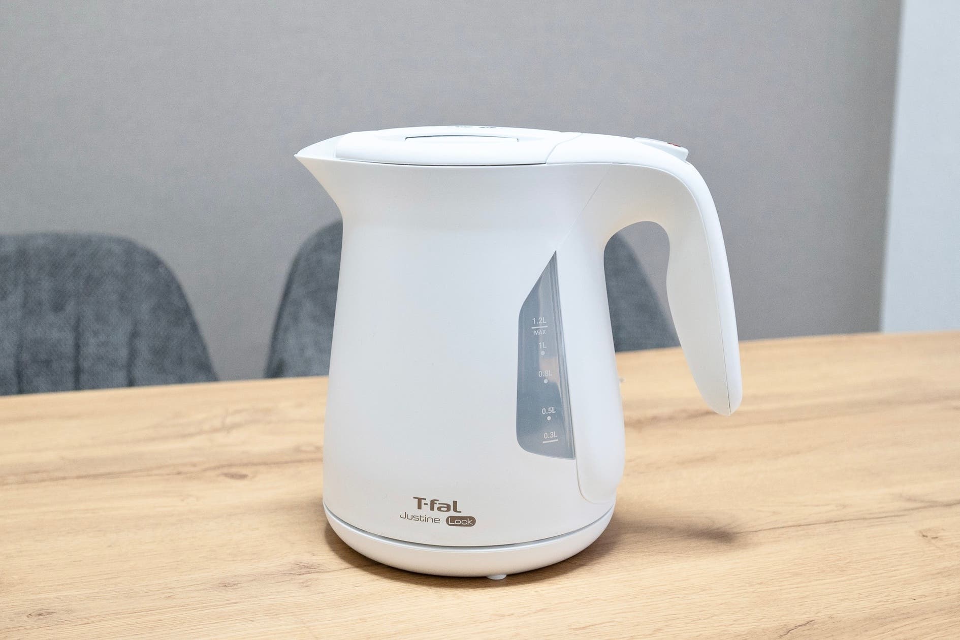 〈frumos広島🏢✨〉  【広島駅徒歩3分】飲食OK🍹完全個室の快適空間🔹ネット回線/モニター無料/オンライン会議にも最適♪の写真6