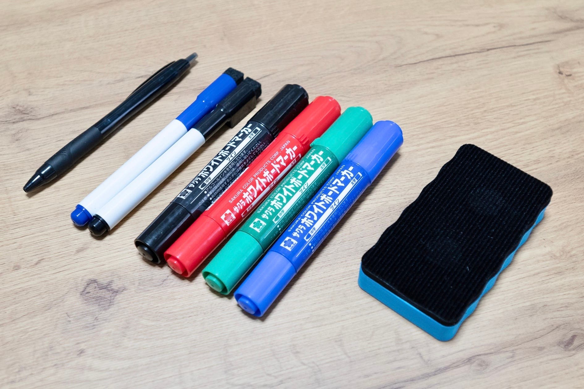 〈frumos広島🏢✨〉  【広島駅徒歩3分】飲食OK🍹完全個室の快適空間🔹ネット回線/モニター無料/オンライン会議にも最適♪の写真9