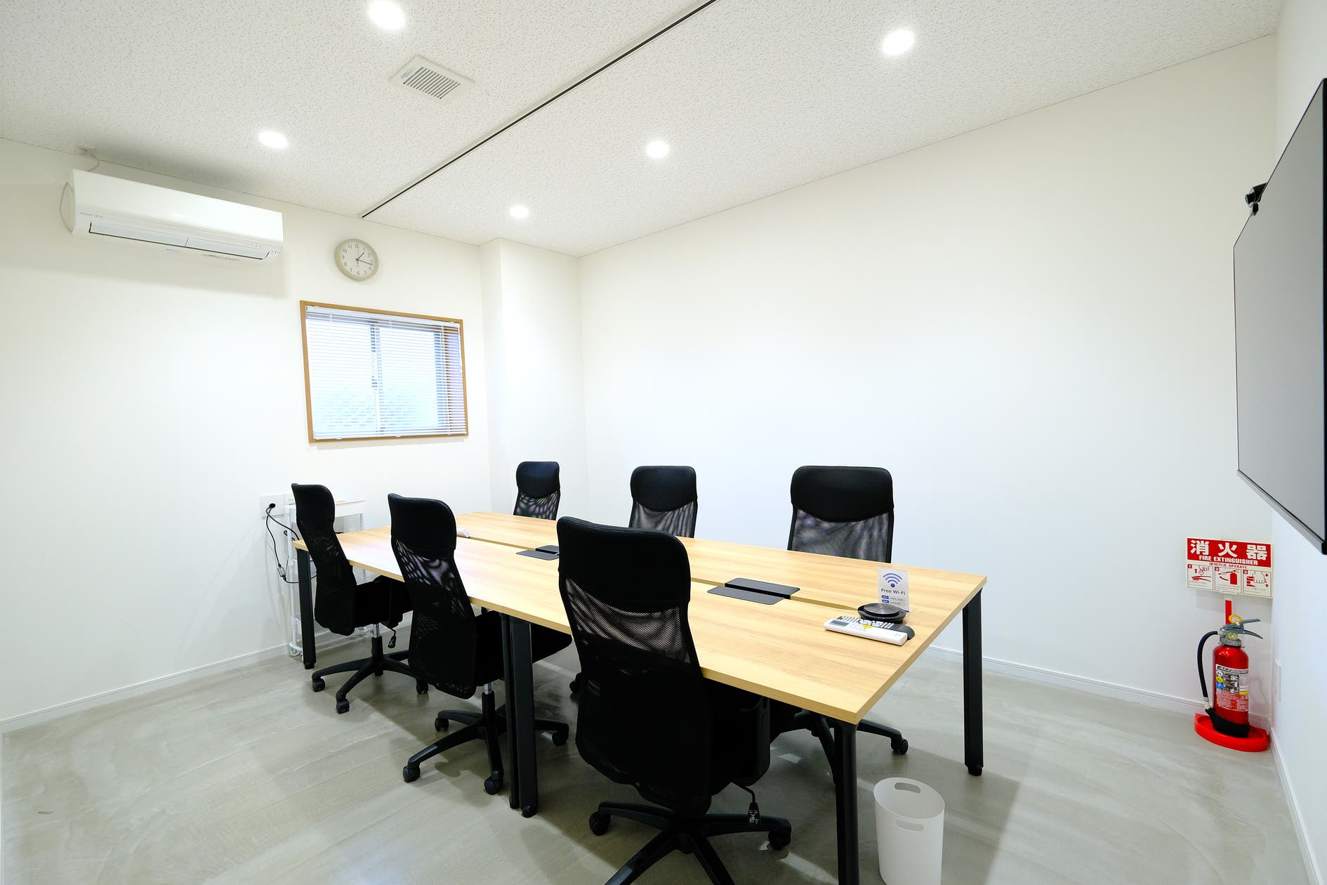 6名会議室【宮古空港徒歩3分】無料駐車場／WEBカメラ／スピーカー／モニター／WiFiの写真2