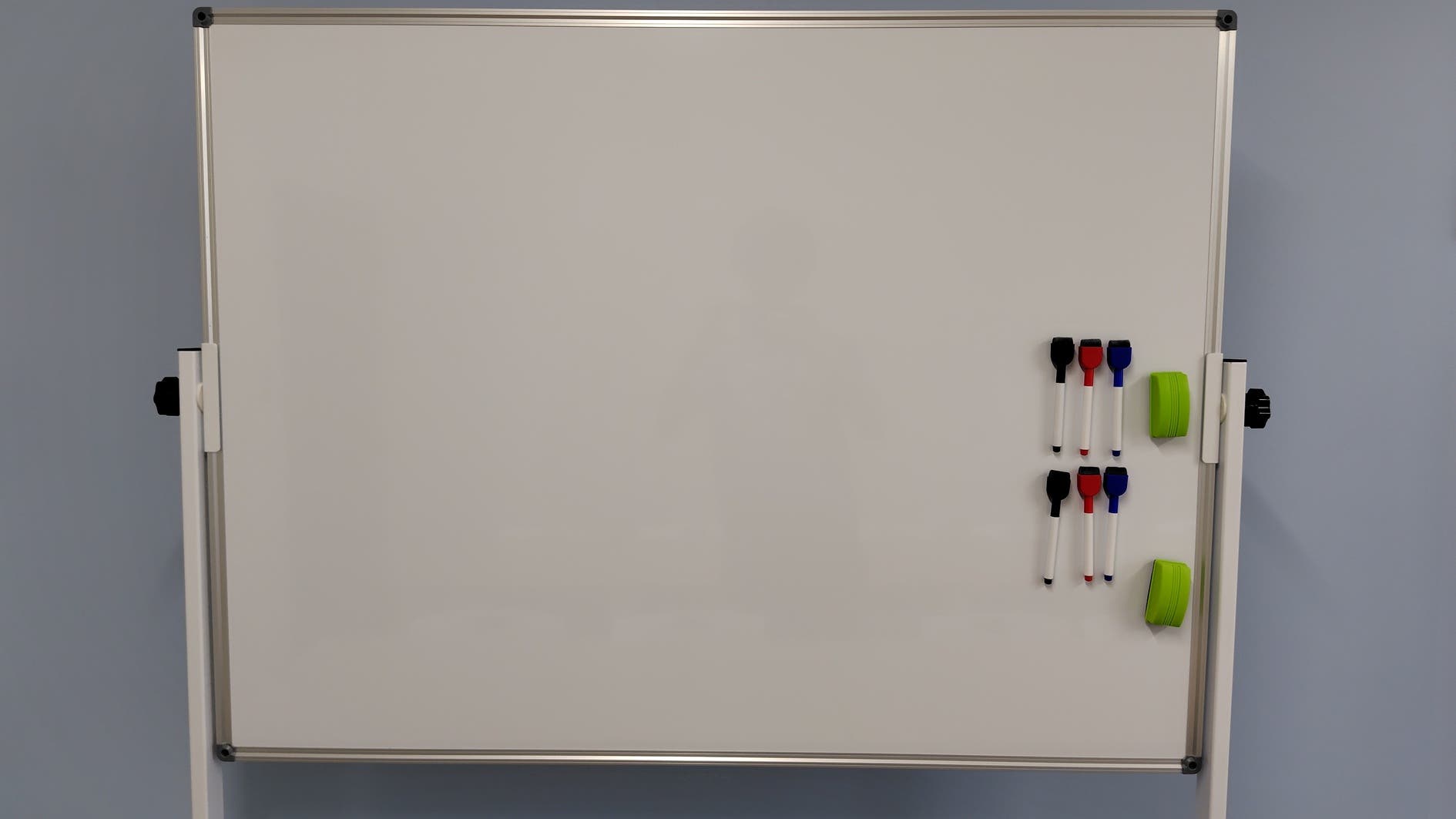 【天満橋駅徒歩1分】24時間利用可能！テレビ、高速WiFi、ホワイトボード完備☆会議/打合せ/オンライン/ボドゲに最適の写真8