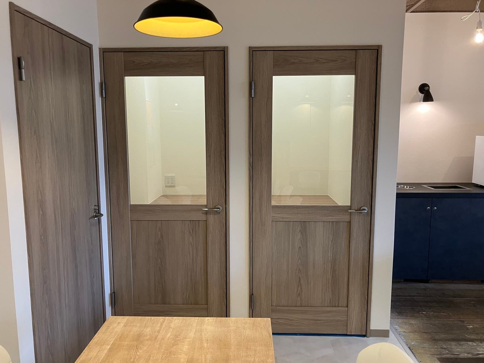 地下鉄鶴舞線浅間町から徒歩2分、セルフカフェ内の個室ブースの写真3