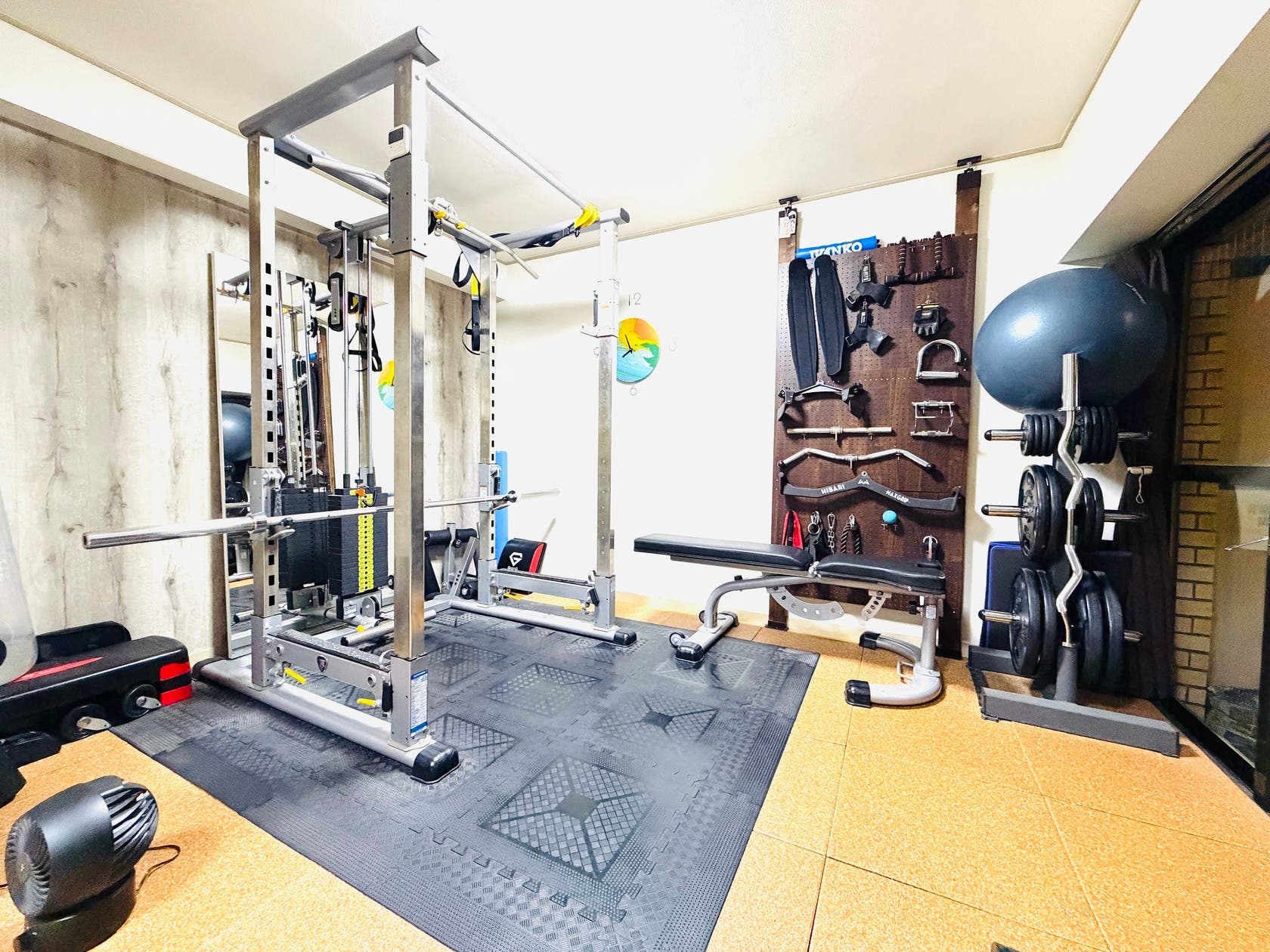 【新宿三丁目駅4分】完全個室！ペア可能！ストレッチも広々行える。ウォーターバックなども完備！ の写真1