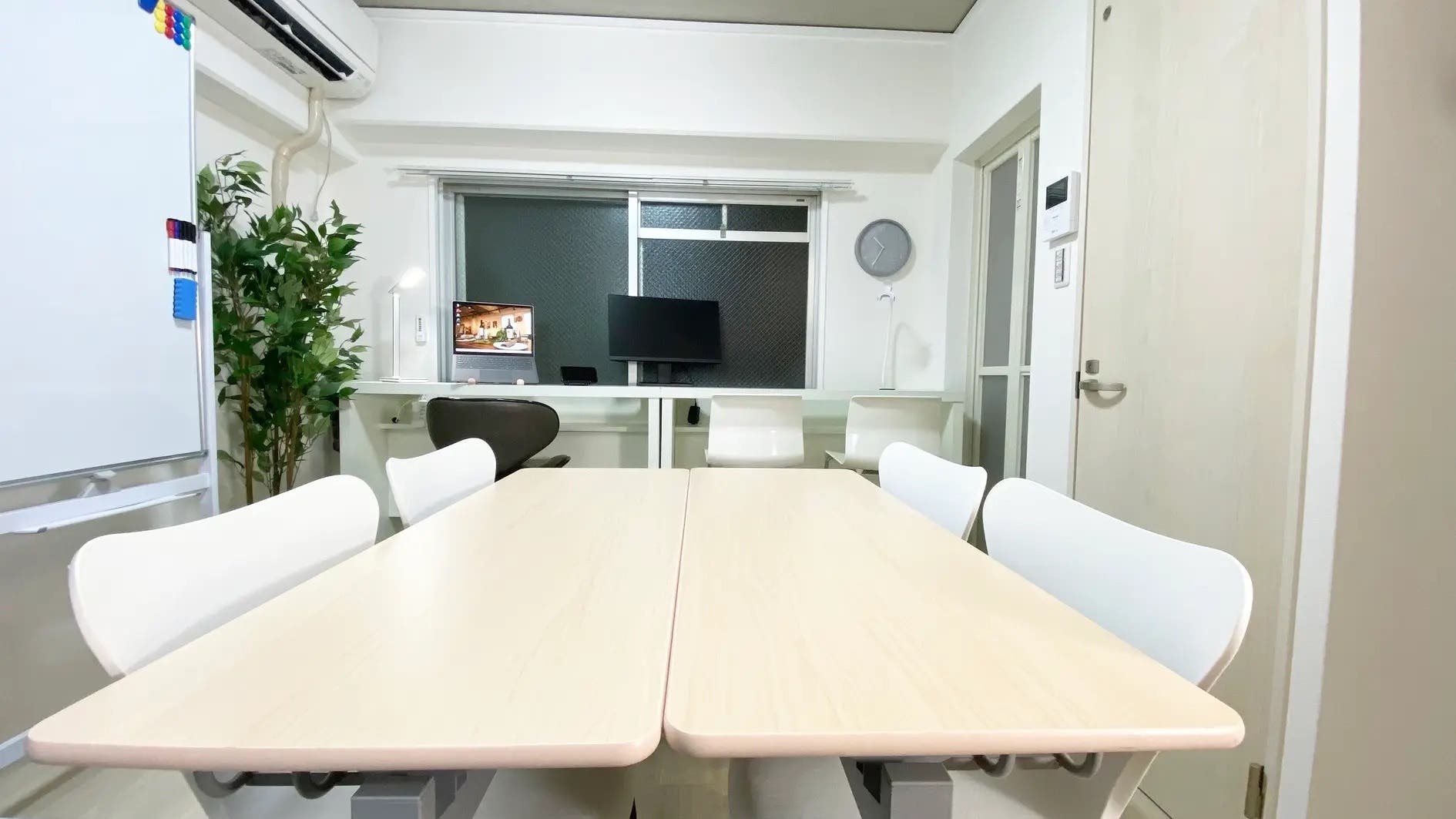 【七条駅・京都駅Wアクセスで好立地】完全個室✨モニター🖥️Wi-Fi📶テレワーク/Web会議,面接/会議/打ち合わせの写真2