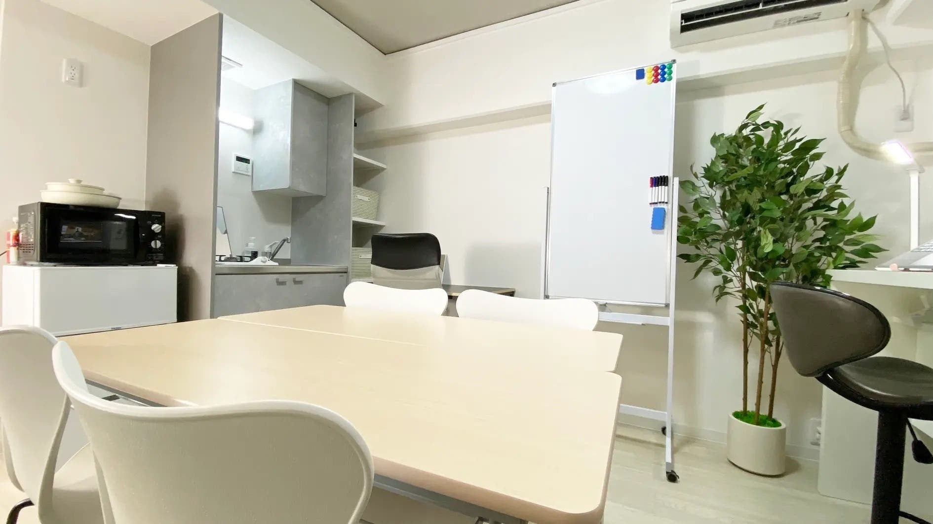 【七条駅・京都駅Wアクセスで好立地】完全個室✨モニター🖥️Wi-Fi📶テレワーク/Web会議,面接/会議/打ち合わせの写真4