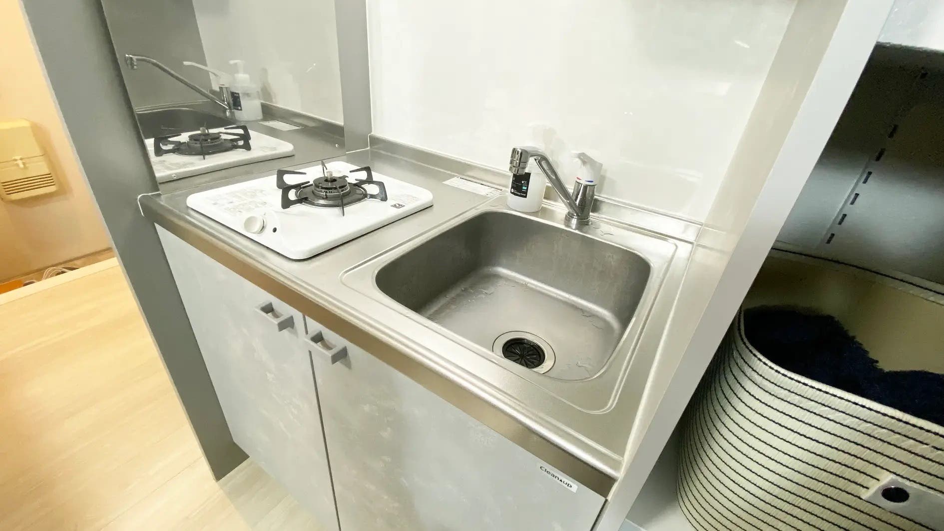 【七条駅・京都駅Wアクセスで好立地】完全個室✨モニター🖥️Wi-Fi📶テレワーク/Web会議,面接/会議/打ち合わせの写真11