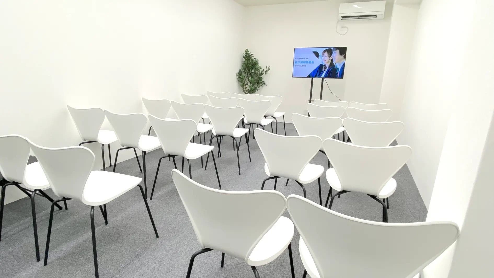 【烏丸/四条駅すぐ】30名可/オプション全て無料⚠️高速Wi-Fi•モニター•ホワイトボード•各種充電機 •各種変換ケーブル等の写真14