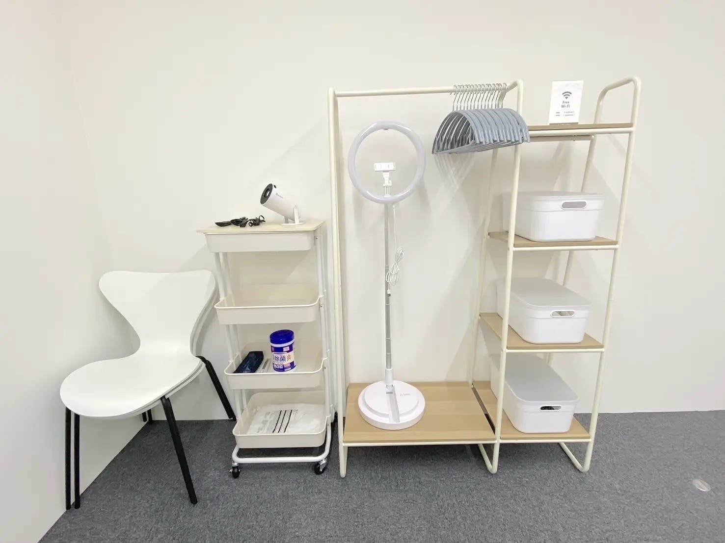 【烏丸/四条駅すぐ】30名可/オプション全て無料⚠️高速Wi-Fi•モニター•ホワイトボード•各種充電機 •各種変換ケーブル等の写真18