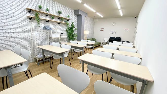 【烏丸/四条駅すぐ】30名可/オプション全て無料⚠️高速Wi-Fi•モニター•ホワイトボード•各種充電機 •各種変換ケーブル等の写真4