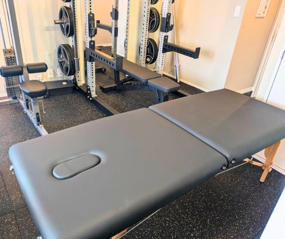 【二子玉川徒歩5分】フルリノベの綺麗な内装、フリーウエイト充実、パーソナル/グループトレーニングに最適の写真11