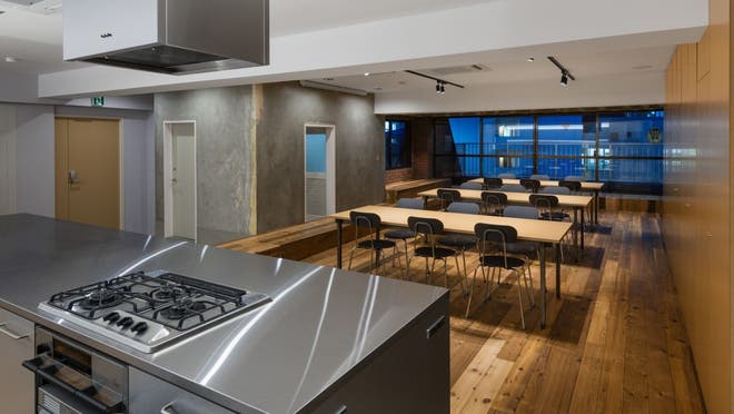 【Patia】神保町駅、九段下駅からともに徒歩3分!広々とした貸切キッチンスペース。パーティーやワークショップに最適です。の写真1