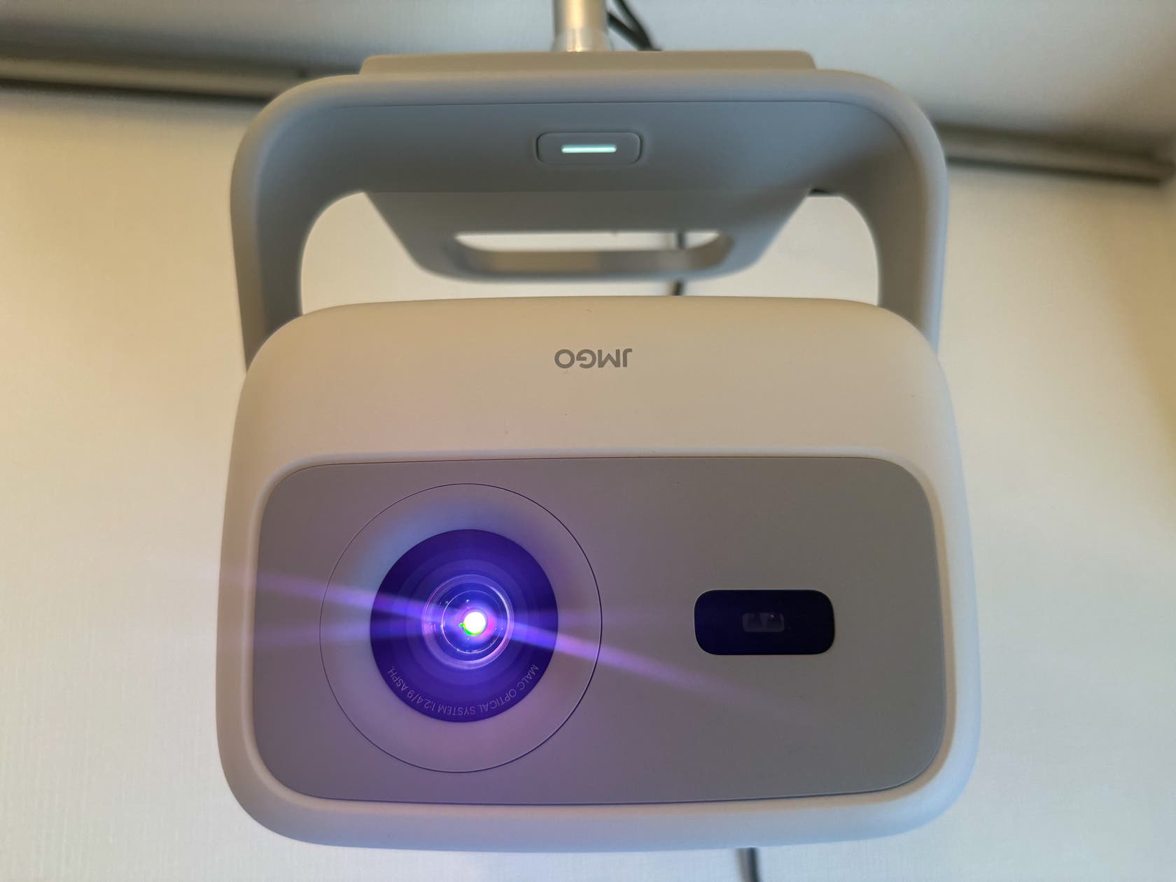 フルHD プロジェクター📽️（JMGO N1S）の画像1