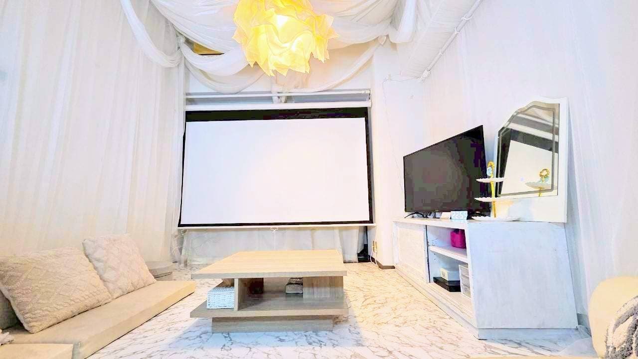 〖桃谷駅１分〗鶴橋駅から一駅💞インスタ映えスペース✨女子会*誕生日会*推し活*ライブ配信*映画鑑賞🎥デート💞‐ゴミ捨て無料の写真2