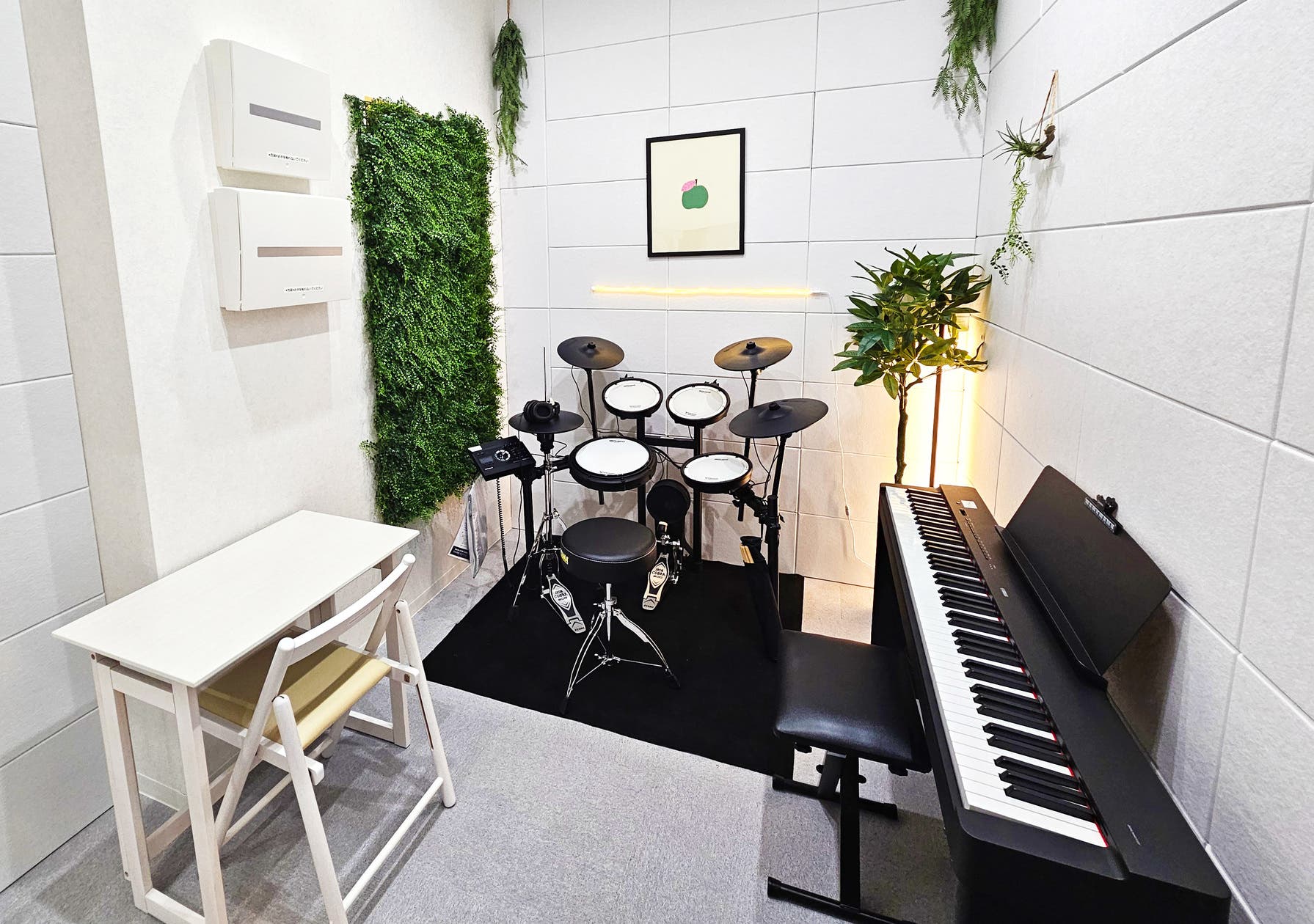 【後楽園／春日駅直結】個人練習・撮影・テレワーク対応の自由に楽しめる音楽スタジオ〈Aブース〉の写真1