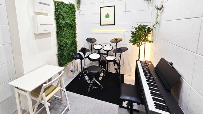 【後楽園/春日駅直結】個人練習・撮影・テレワーク対応の自由に楽しめる音楽スタジオ〈Aブース〉の写真1