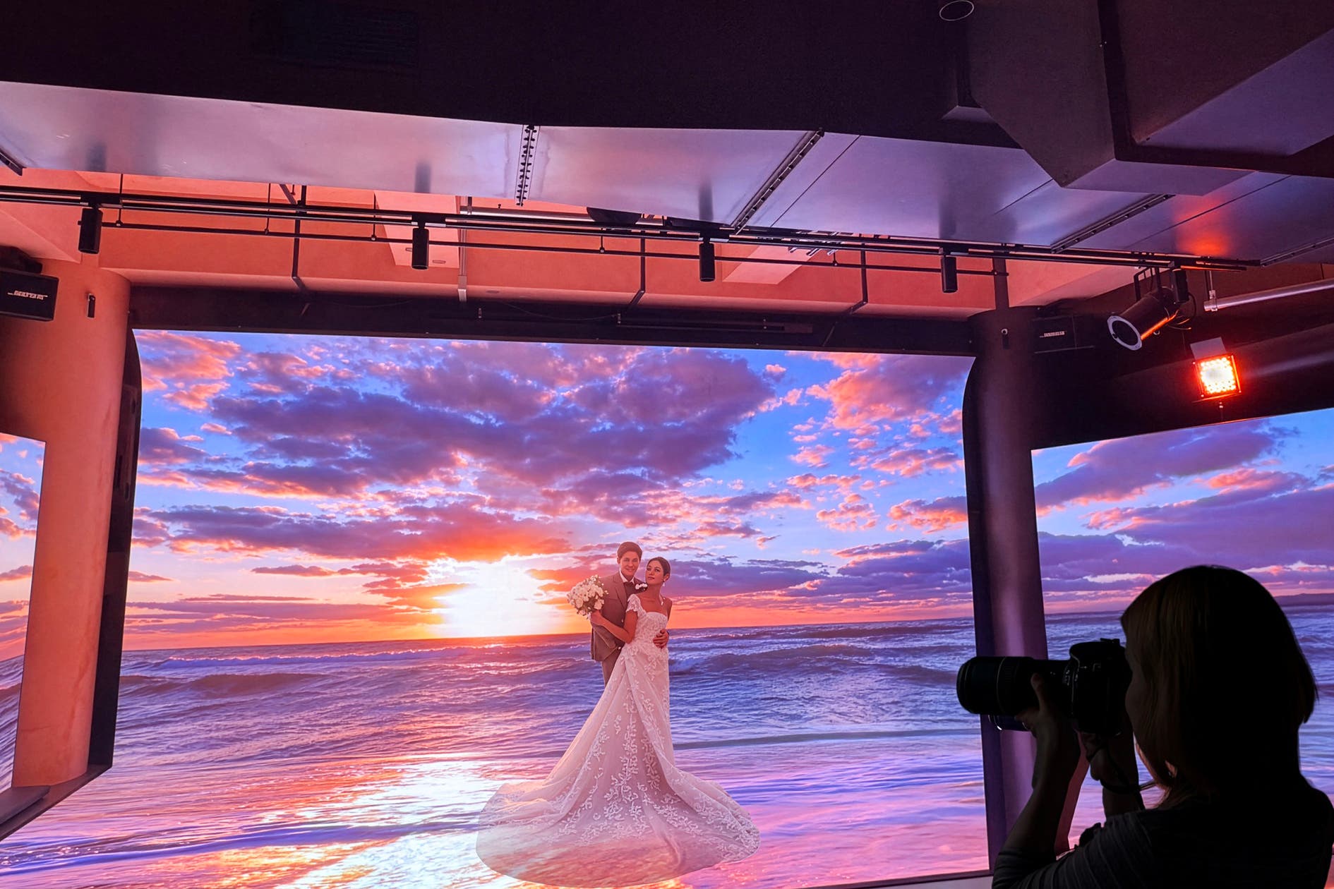 【LEDビジョン×イベントダイニング】300インチの大型LEDで新しいエンタメ空間を演出の写真6