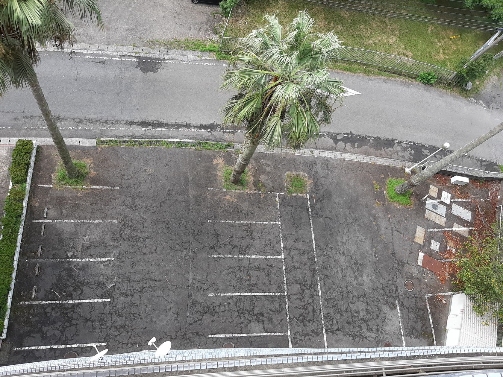 【カウンターシート、キツキ住吉浜】リモートワーク、勉強、読書、自習スペースに利用できます。ゆったりとした駐車場あります。の写真3