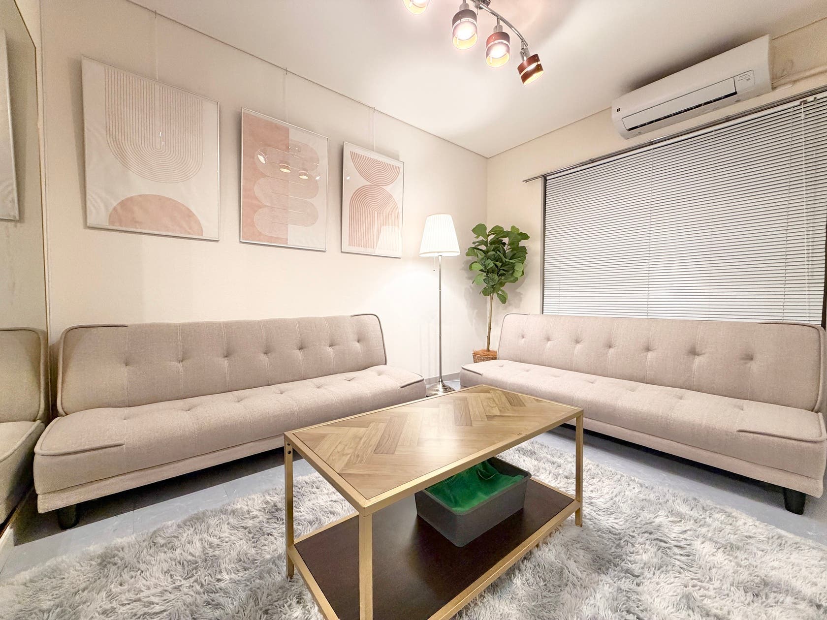 【無料駐車場あり】最大20名様✨誕生会/歓送迎会/デート/女子会/同窓会に🎉地域最大！の写真1