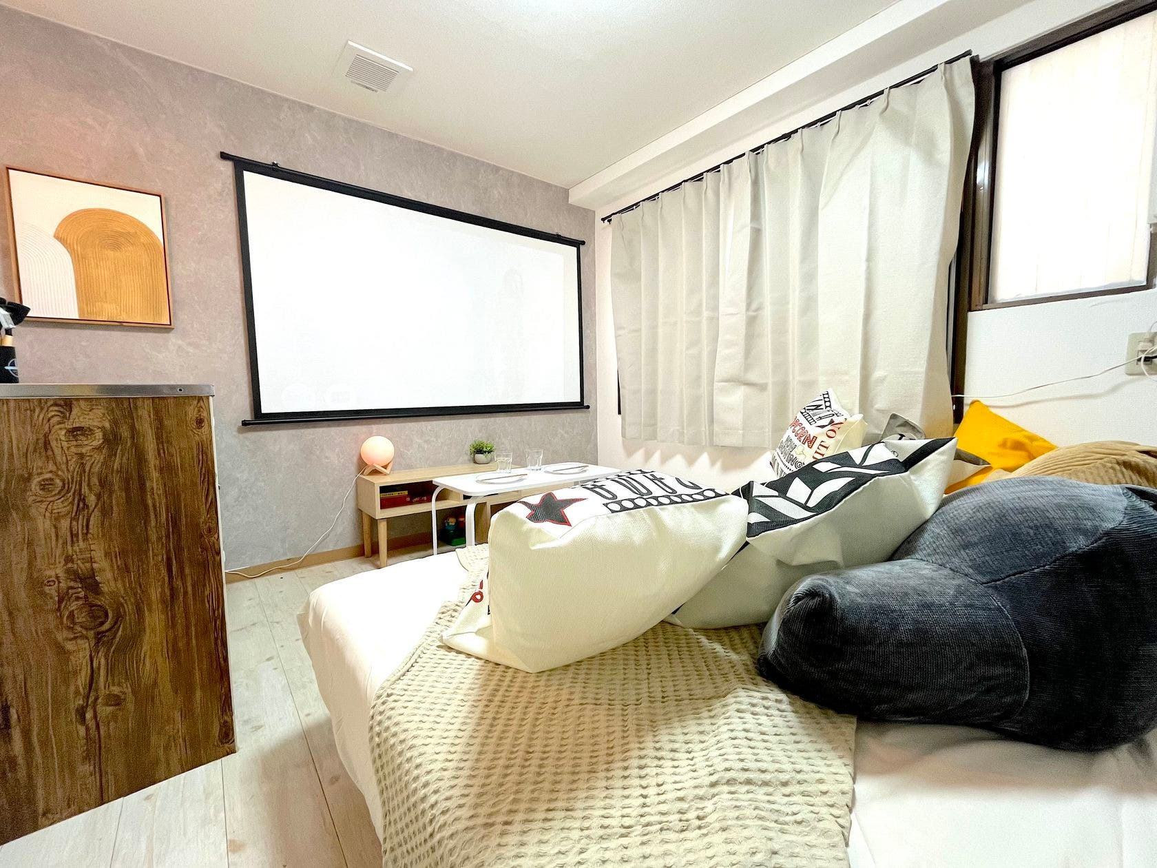 【天王寺駅すぐ】徒歩2分🚶2〜4名にぴったり✨Netflix🎬巨大スクリーン🎞️🎂おうちデート💖1日だらだら空間💓の写真4