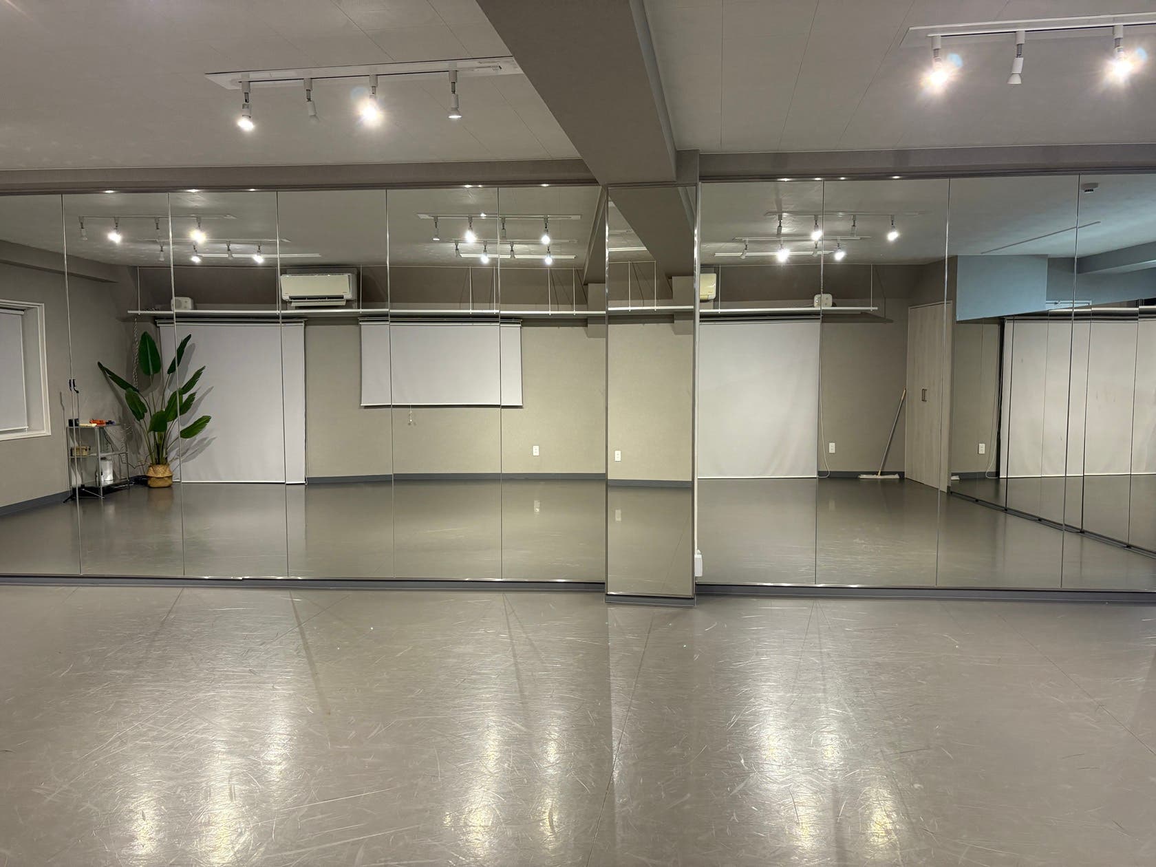 東伏見駅前のダンススタジオの写真2