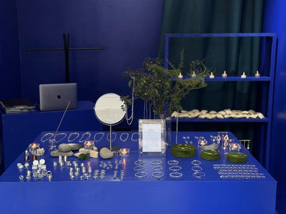 【ファッション/アート/フォト】カルチャーの中心地「大名」の裏通り、1店舗貸しの青い空間。の写真5