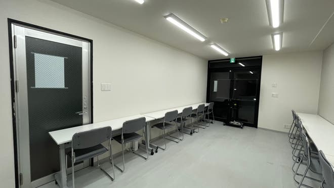 ◇◆オープンセール実施中◆◇1階・店舗で視認性抜群★岡山駅徒歩3分★24時間営業★ゆったり12名★wi-fi完備★55型モニターの写真7