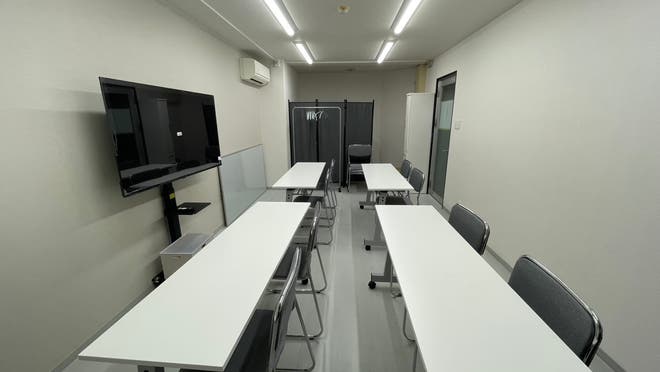 ◇◆オープンセール実施中◆◇1階・店舗で視認性抜群★岡山駅徒歩3分★24時間営業★ゆったり12名★wi-fi完備★55型モニターの写真11