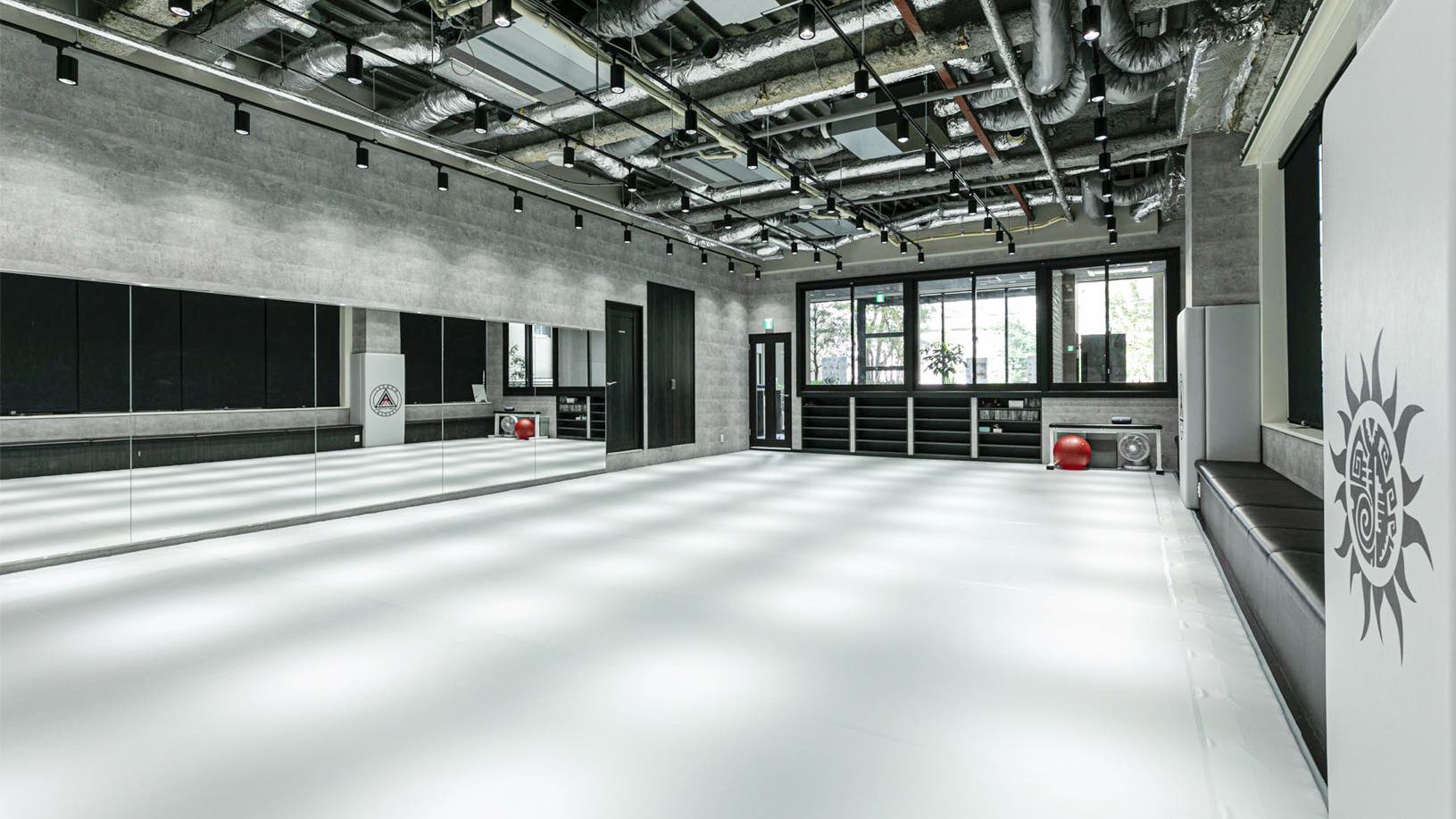 【渋谷駅徒歩5分】70㎡以上の広々✨マットスペース💪｜撮影📷、ダンス🕺、格闘技💪、ヨガ🧘‍♀️、各種イベントにの写真2