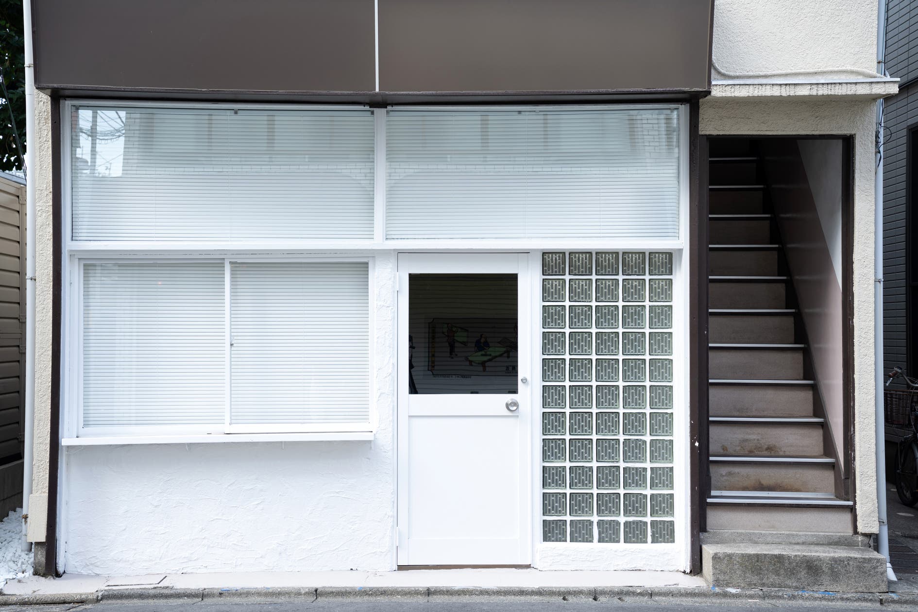 【世田谷駅4分】白を基調とした2フロアギャラリー｜展示・ポップアップに｜控室完備・複数日プランの写真10