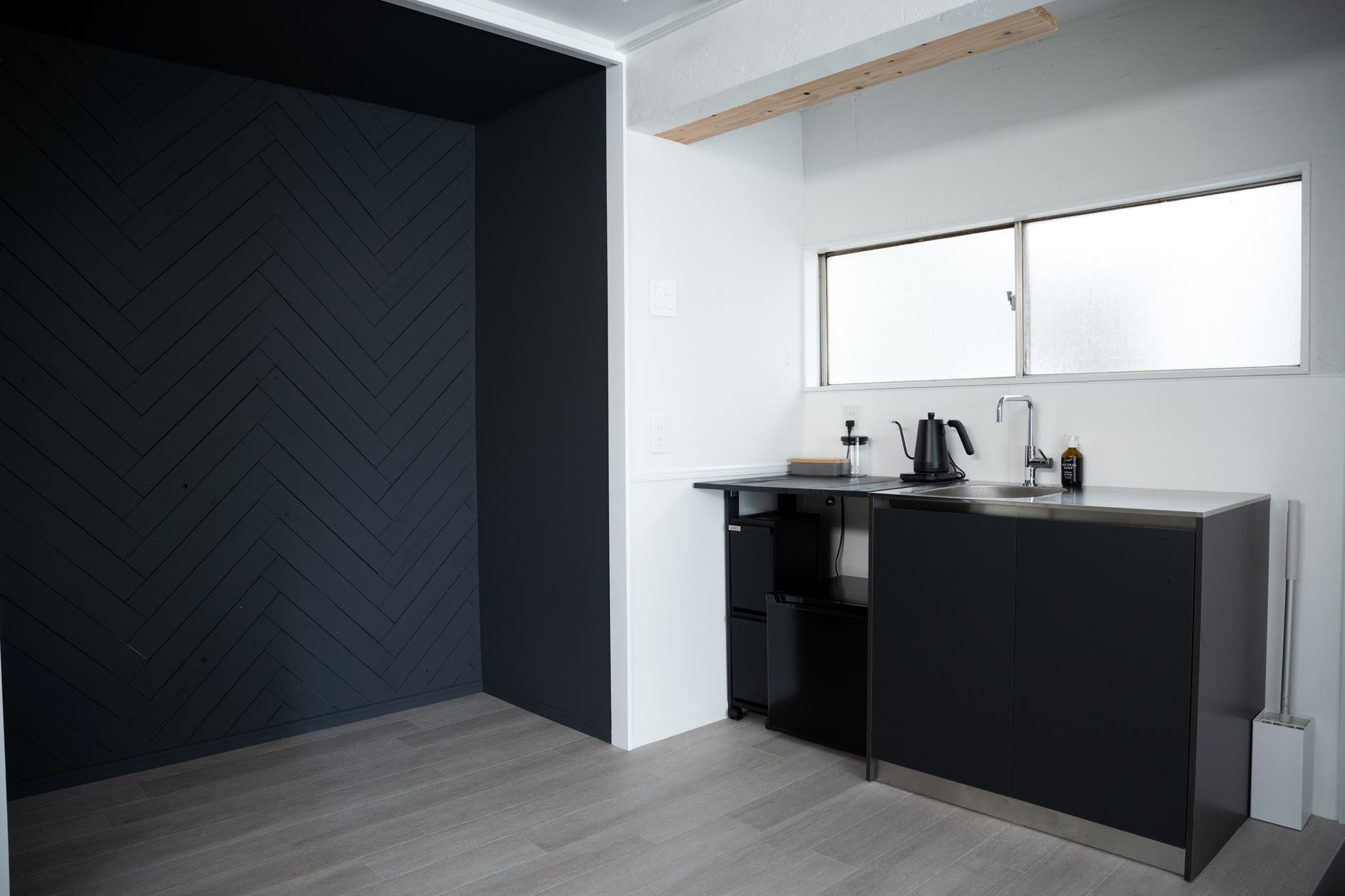 【世田谷駅4分】白を基調とした2フロアギャラリー｜展示・ポップアップに｜控室完備・複数日プランの写真6