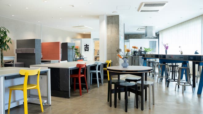 【吉祥寺駅 徒歩2分】吉祥寺PARCO8F 開放的なラウンジスペースの写真1