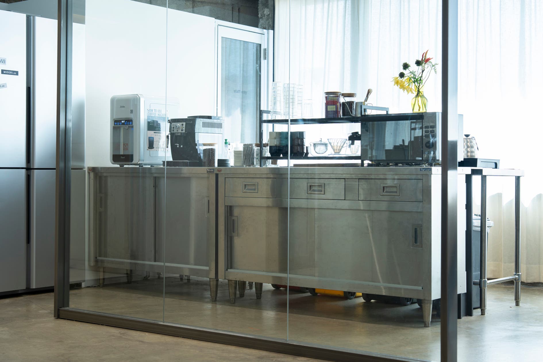 【吉祥寺駅 徒歩2分】吉祥寺PARCO8F 開放的なラウンジスペースの写真3