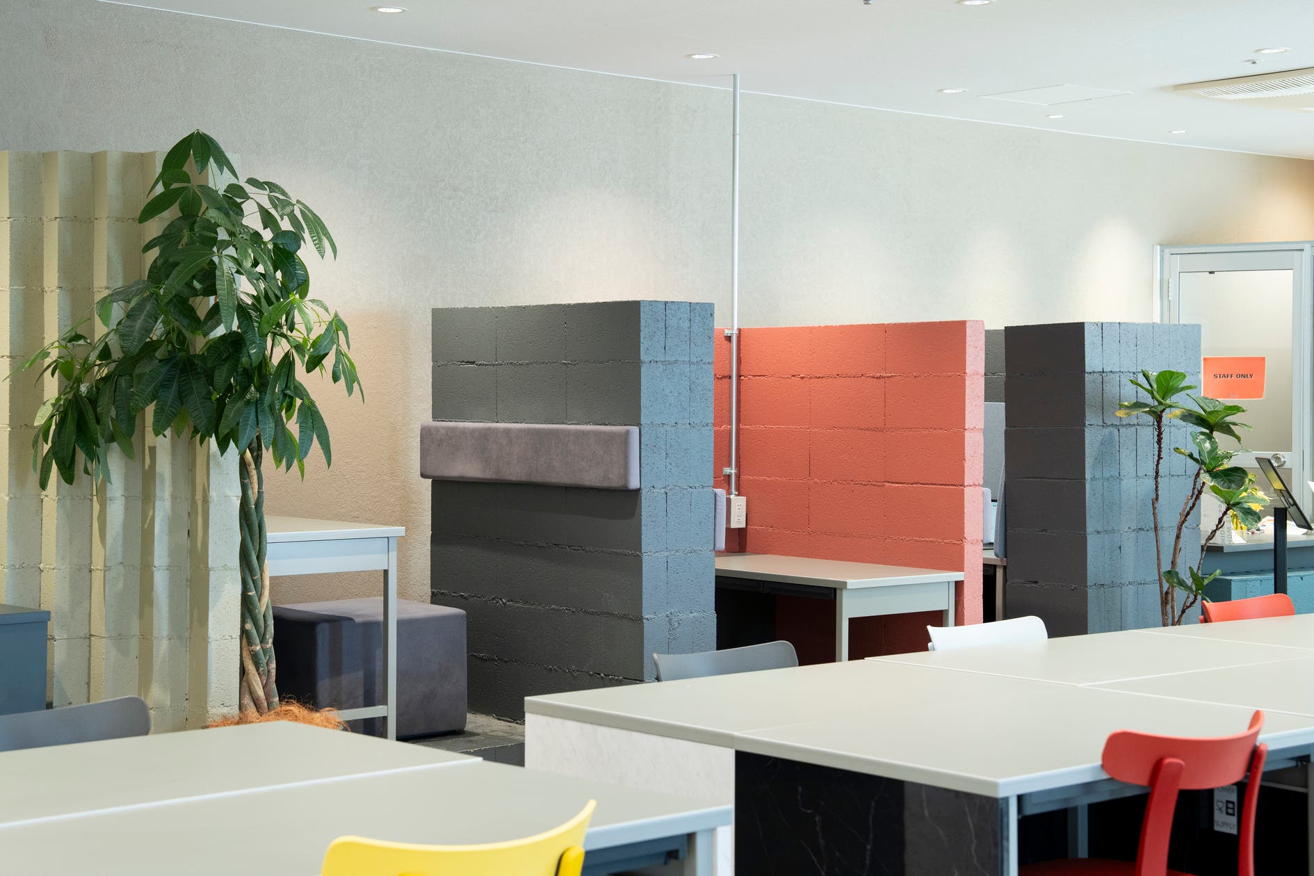 【吉祥寺駅 徒歩2分】吉祥寺PARCO8F 開放的なラウンジスペースの写真4