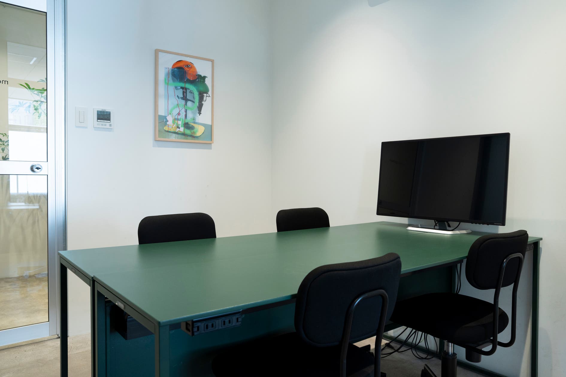 【吉祥寺駅 徒歩2分】吉祥寺PARCO8F 4人用会議室の写真1