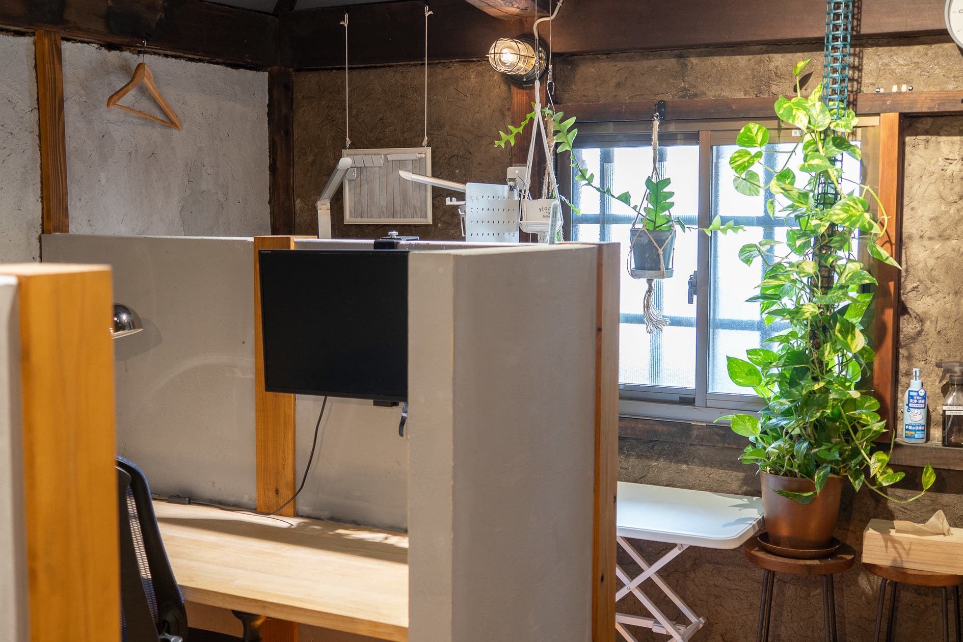 【関空2駅｜泉佐野駅8分】ワークスペース/高速WiFi/web会議・出張で飛行機の待ち時間などに最適です／フリードリンク／古民家の写真3