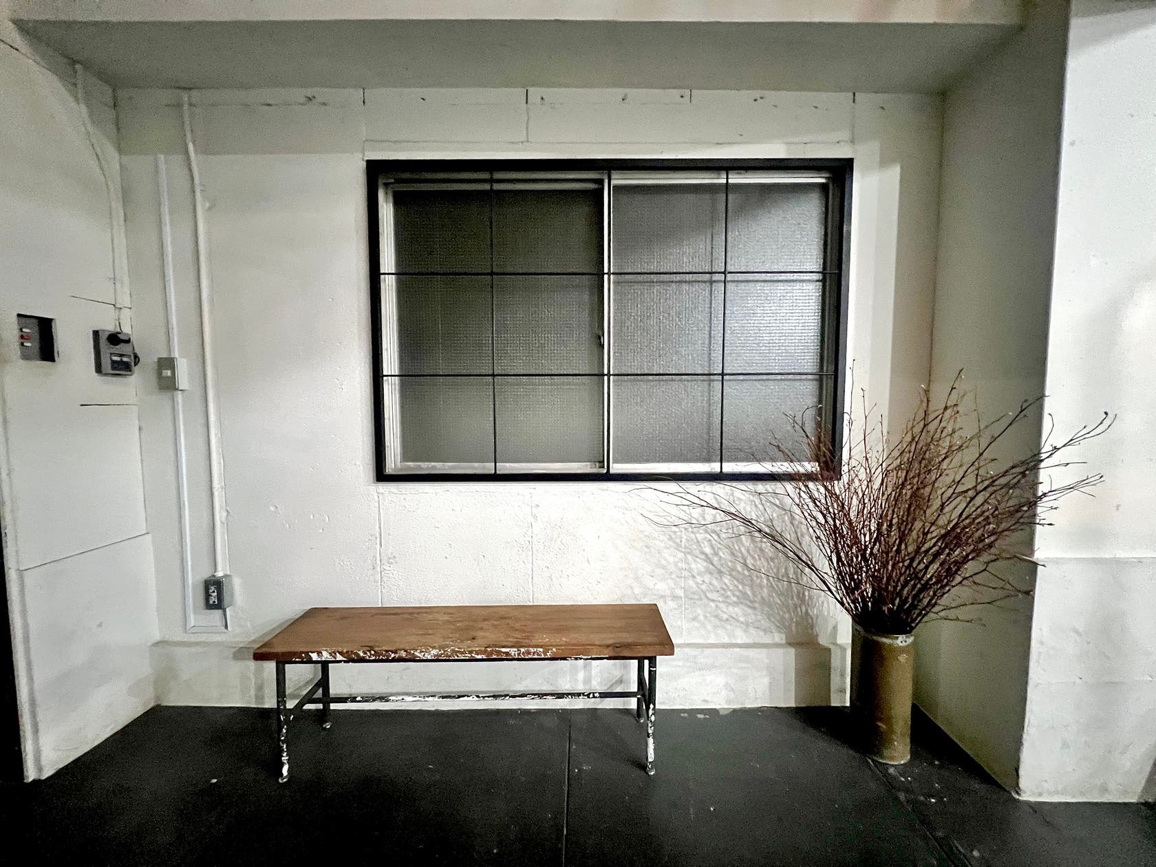 吹抜けのインダストリアルな倉庫型スタジオ。駐車車あり！ ２Fはモルタル床と白壁。の写真29