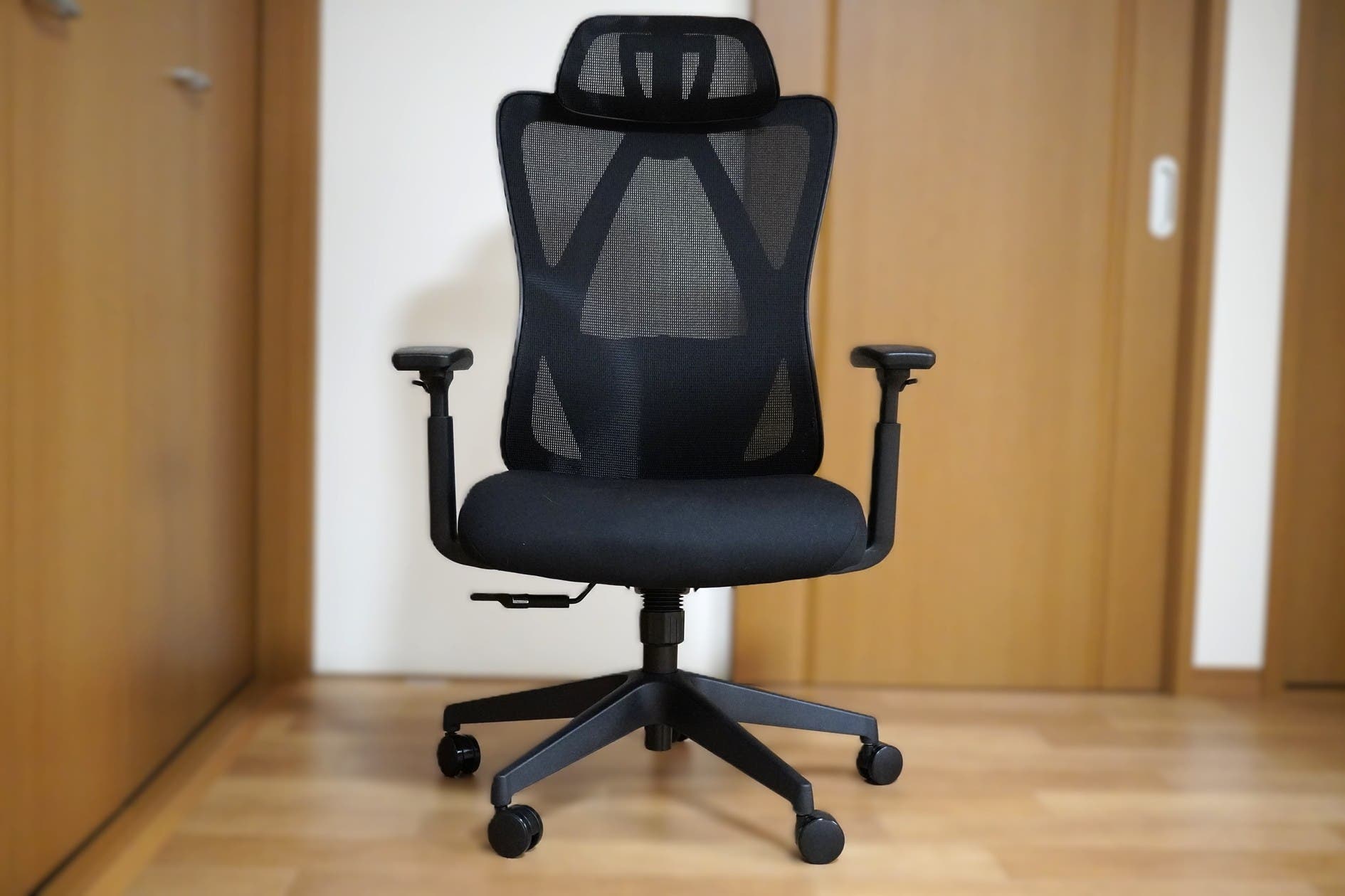 車での来場もOK　静かな住宅街の集中個室｜快適ワークチェア＆昇降デスクでテレワーク・学習・小会議に最適の写真4