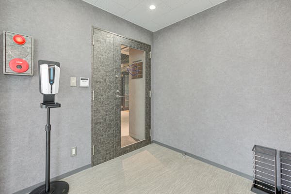 Room3 【瑞江駅徒歩2分】鍵付き広々快適オフィス/受付スタッフ常駐/専用Wi-Fiの写真4