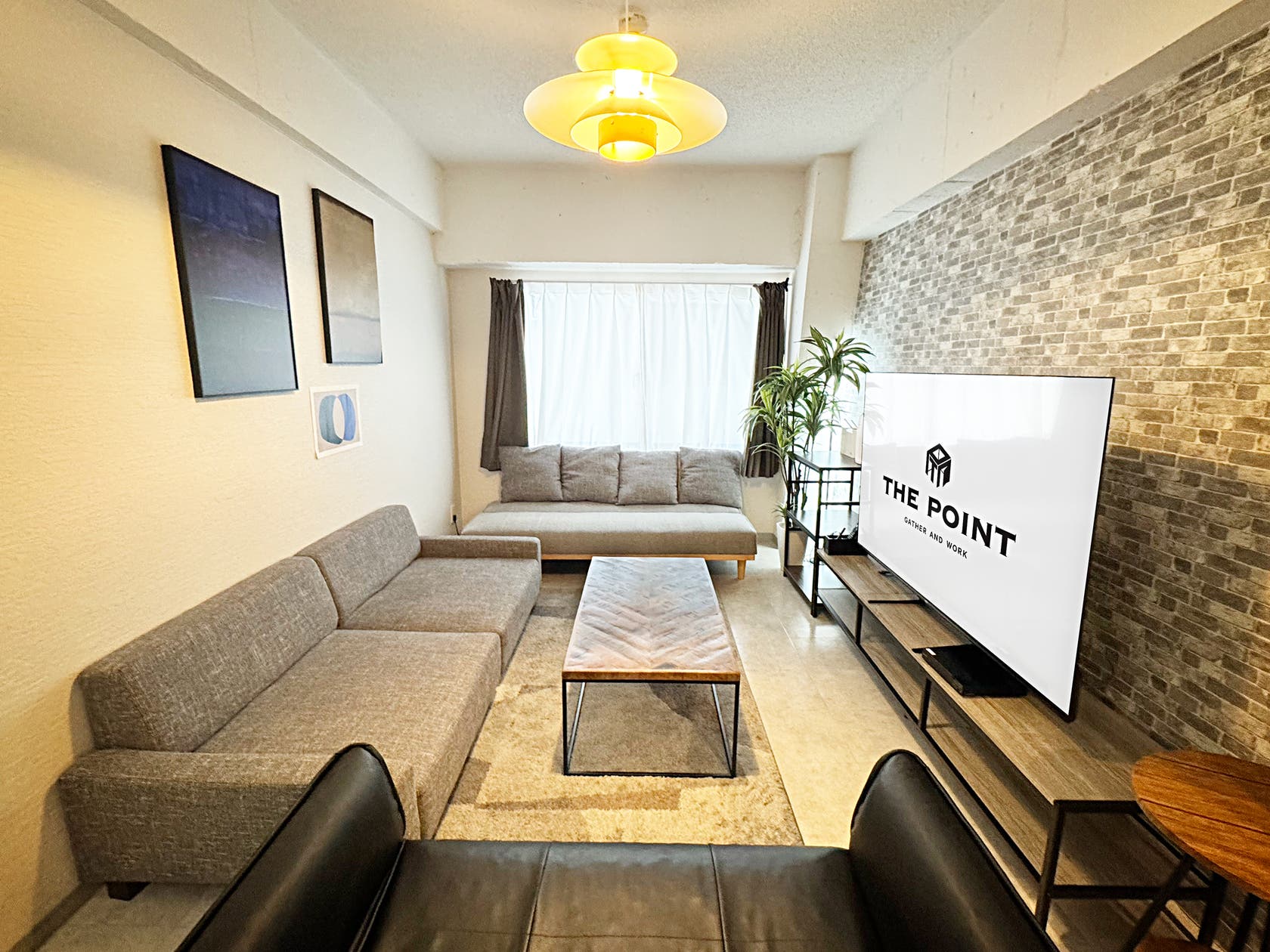 〈新大阪駅東口徒歩10秒｜最大9名｜24h利用可〉商談｜打ち合わせ｜女子会｜新幹線の待ち時間｜夜間早朝の休憩利用可｜当日予約歓迎の写真1