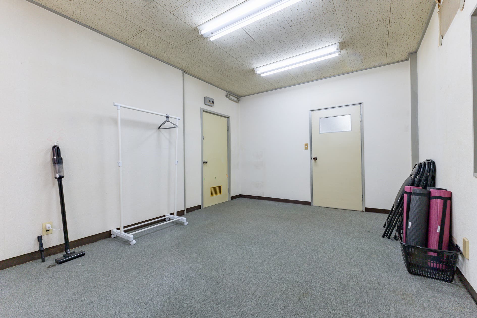 【リニューアルオープン！】53㎡で20人踊れる大規模スタジオ💃ヨガマット完備✨更衣室も14㎡と複数人が同時利用可能の写真8