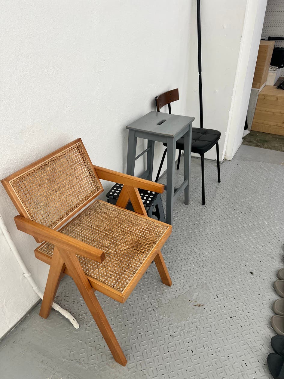 撮影機材無料&広いスペース 3面Rの本格白ホリゾント【N1スタジオ】神楽坂に天高3.5m/80㎡ モルタル床あり&レトロな倉庫の写真26