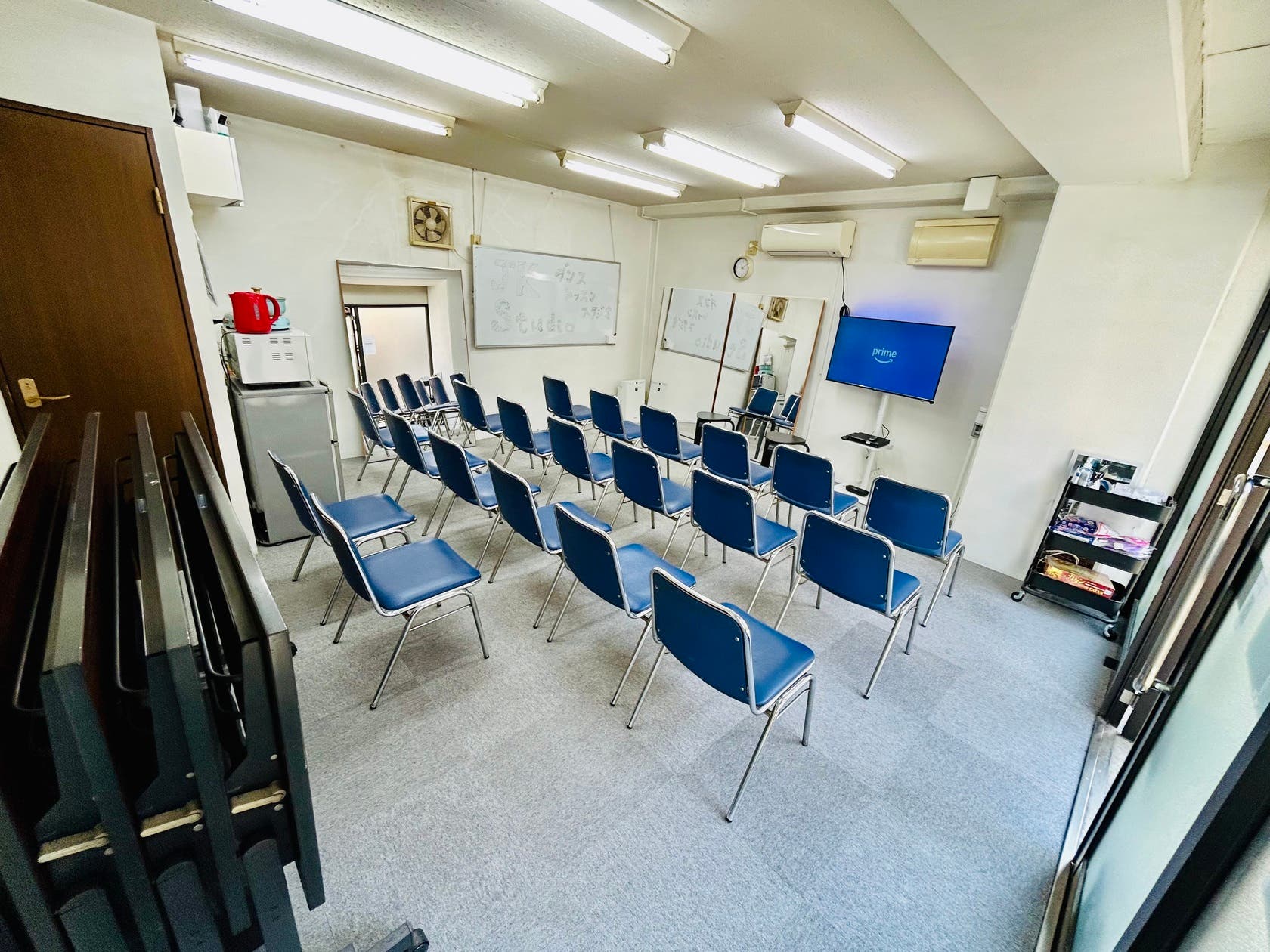 上十条5丁目バス停徒歩1秒🚌会議室👩🏻‍💻推し活🎉ダンスレッスン💃ポップアップストア🏪の写真1