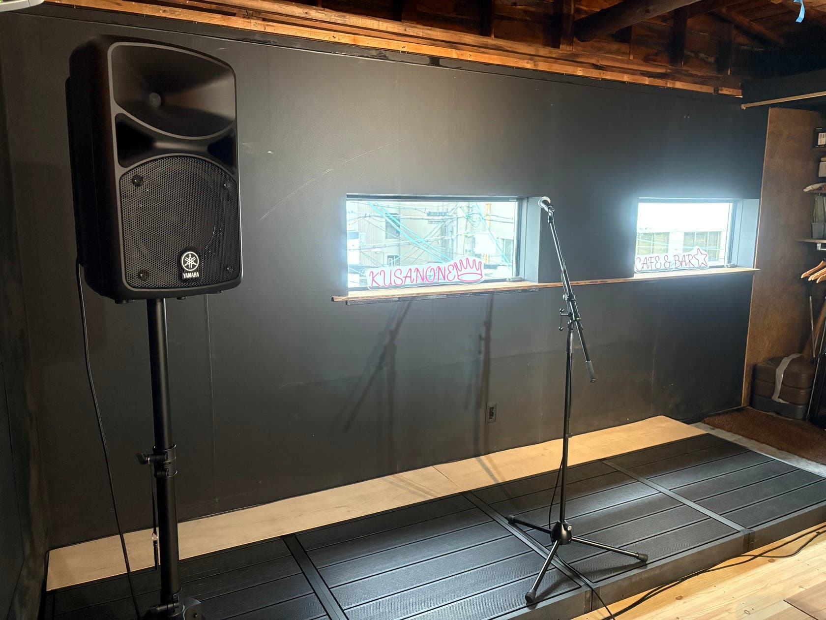 梅田駅近くの無料貸出Barの写真9